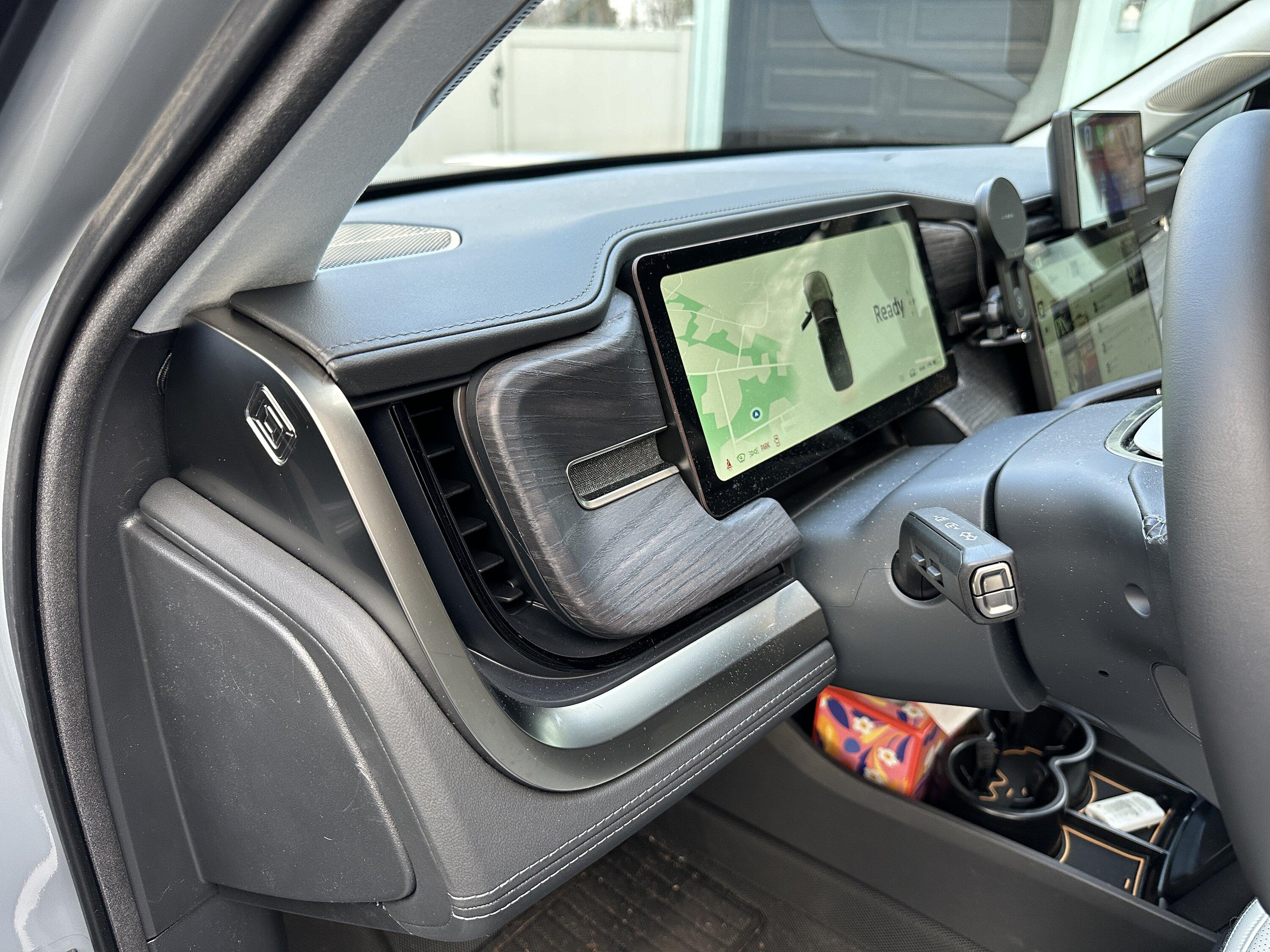 My EV Sportline CarPlay Display Hidden Wires Install | Rivian Forum ...