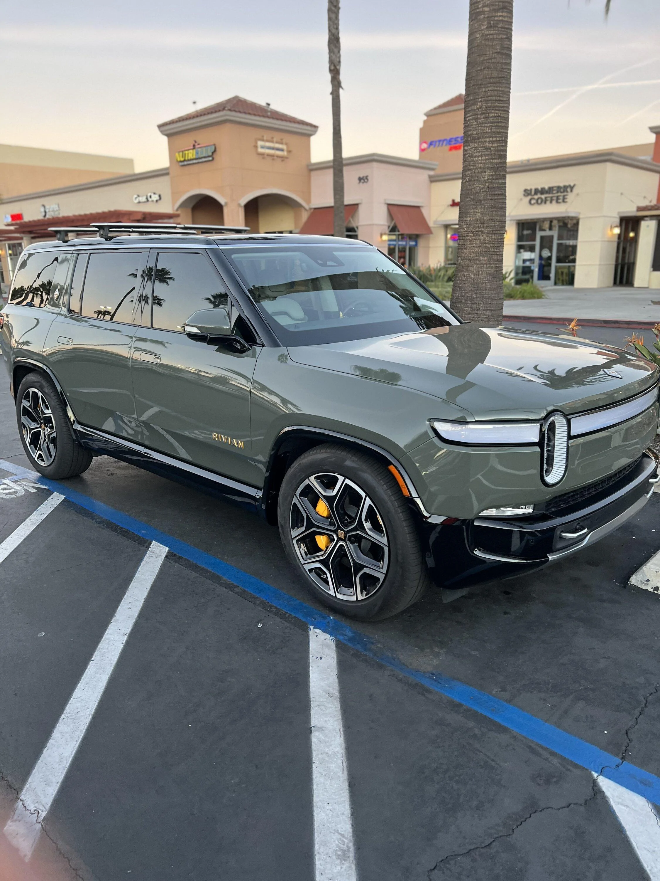 Painted Lower Cladding / Body Trim | Rivian Forum - R1T R1S R2 R3 News ...