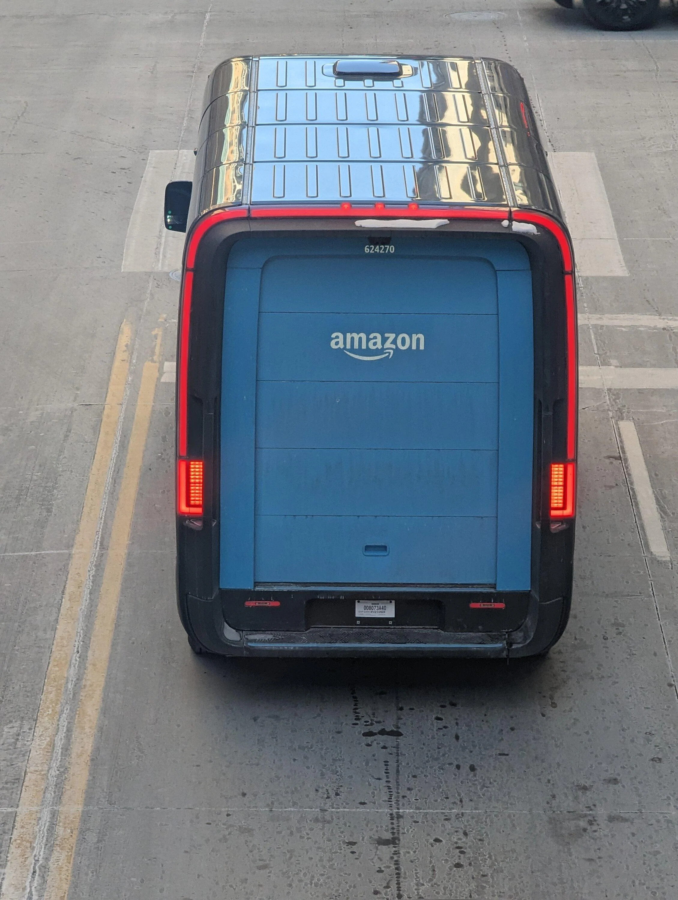 Amazon now has 10,000 Rivian electric vans in its delivery fleet | Page ...