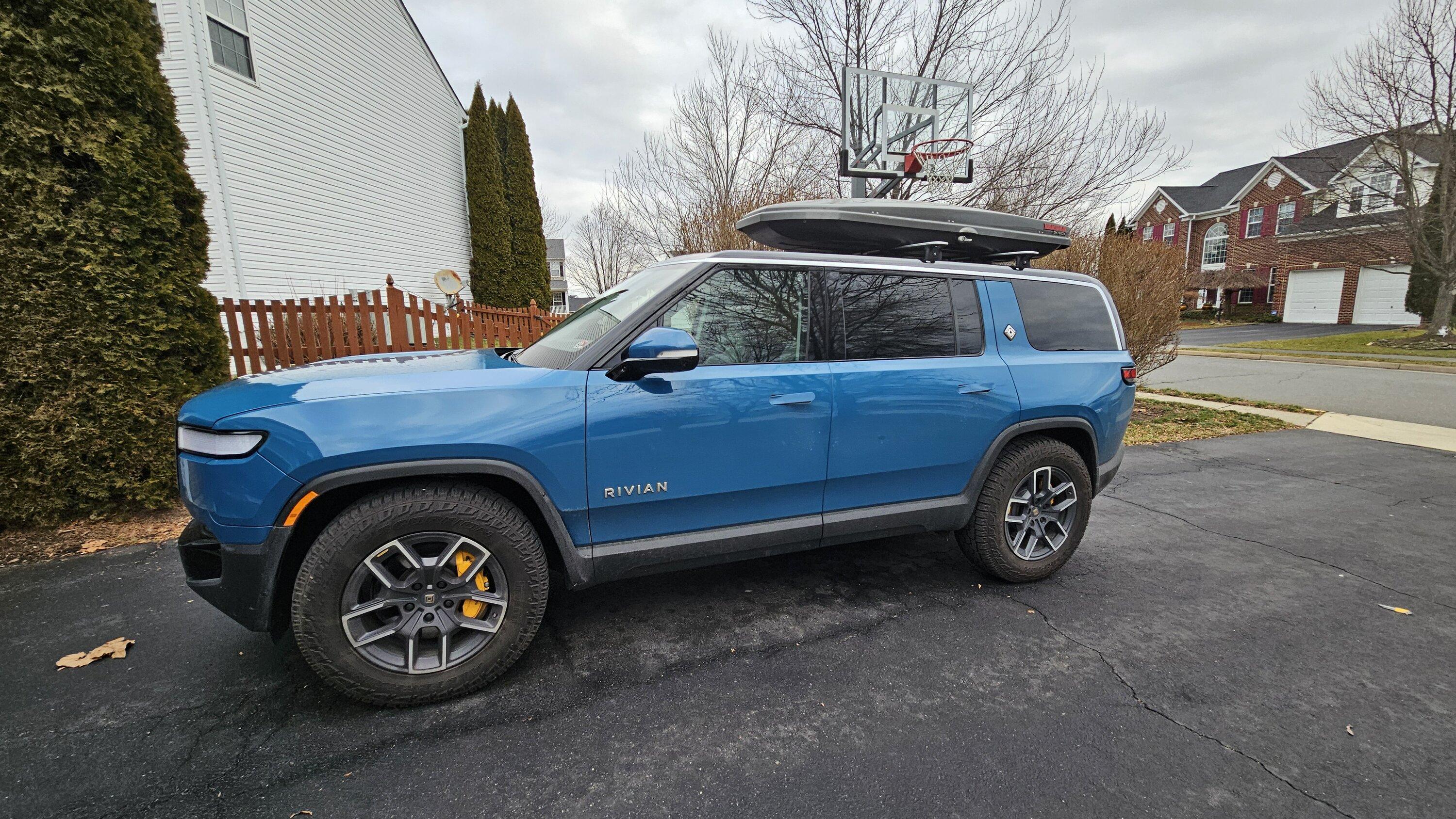 Yakima SkyBox LoPro 15 Cargo Box fits on R1S cross bars | Rivian Forum ...
