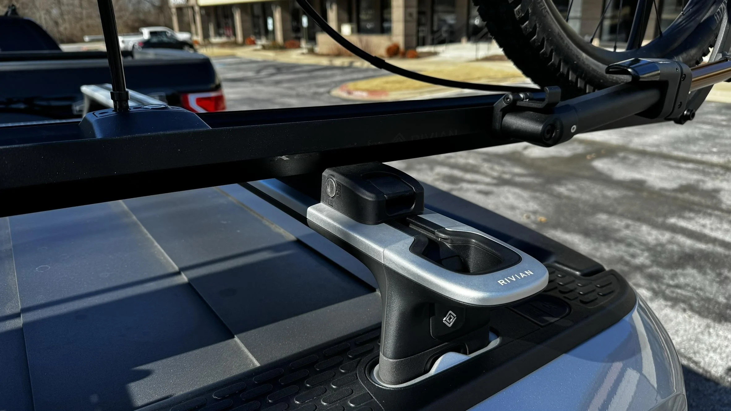 Rivian Crossbars + Rivian / Kuat Piston SR Questions | Rivian Forum ...