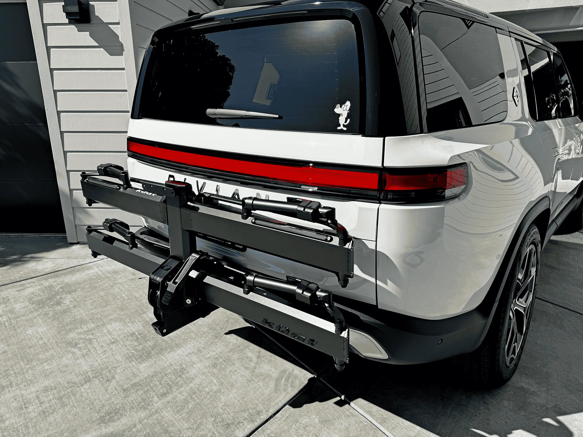 Kuat Piston Pro X hitch bike rack works great on R1S | Rivian Forums ...