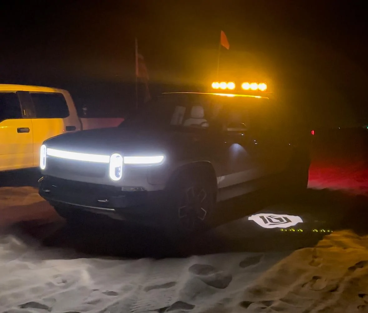 No trouble in soft sand with my QM R1S | Rivian Forum - R1T R1S R2 R3 ...
