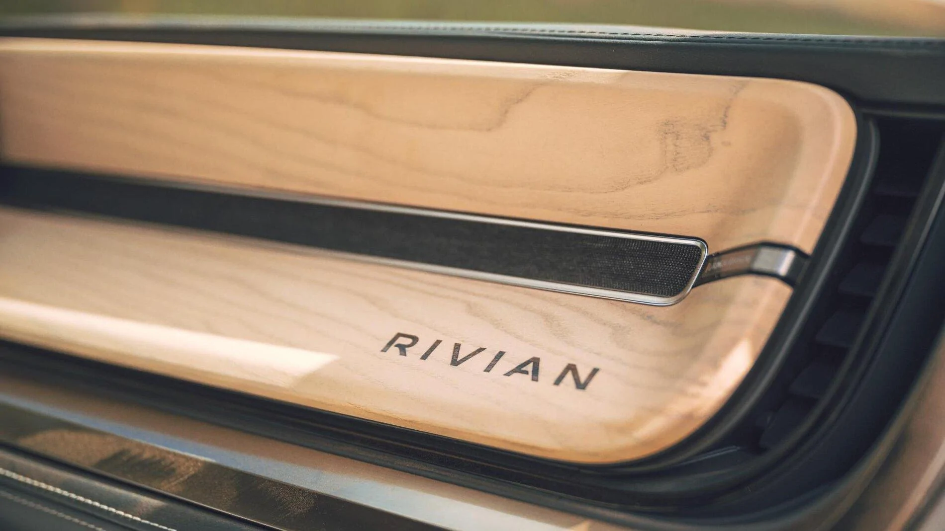 Did they change the wood in Ocean Coast interior? | Rivian Forum - R1T ...