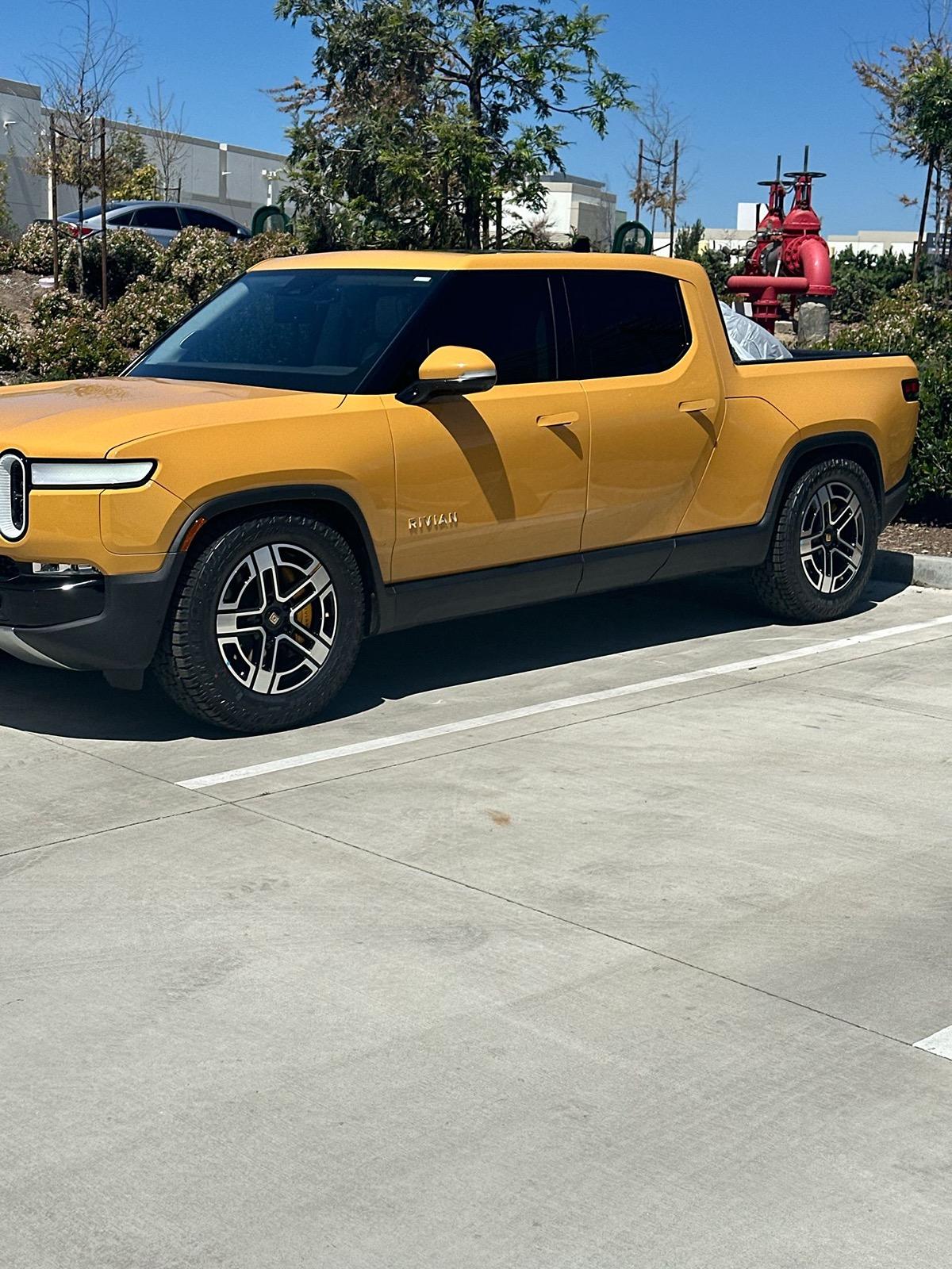 22” vs 20” Wheel Comparison - Real World | Rivian Forum - R1T R1S R2 R3 ...