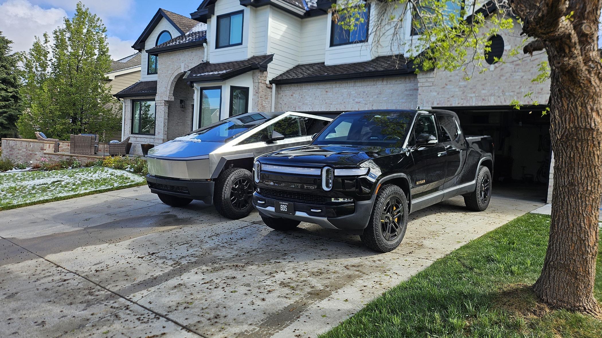 R1T vs Cybertruck size comparison | Rivian Forum - R1T R1S R2 R3 News ...