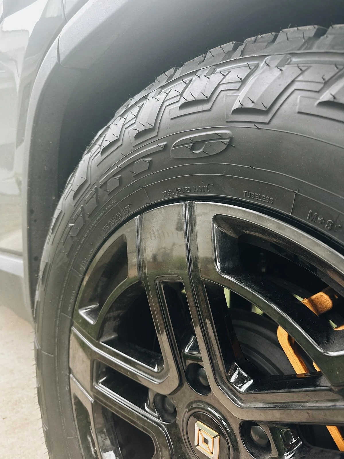 20" Nitto Recon Grappler AT tires 25% more efficient than Pirelli OEM ...